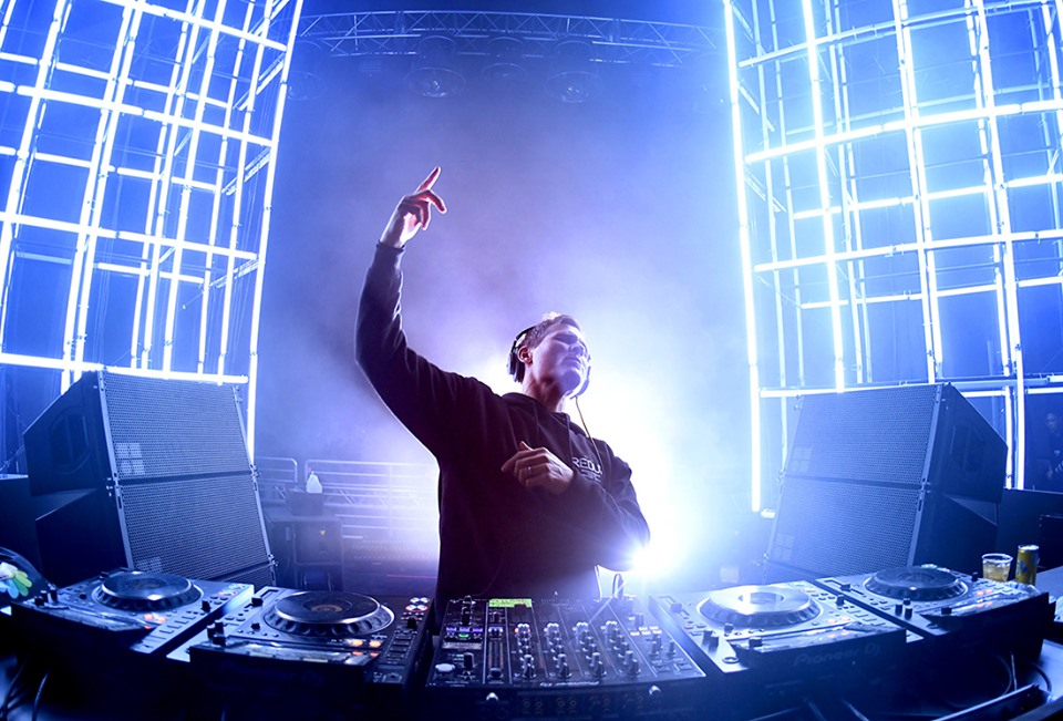 Kaskade Delivers 18-Track Redux Album | Relentless Beats