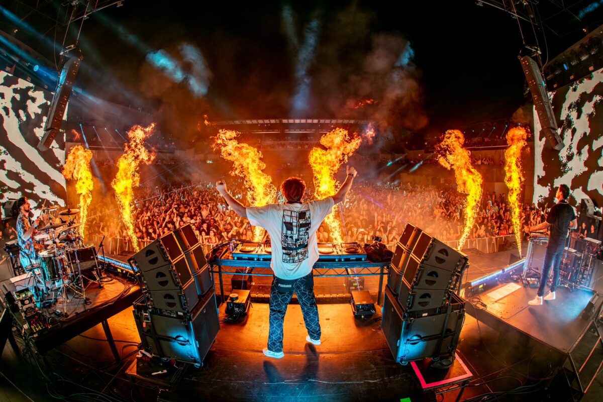 Sizzling Sounds of Summer: 5 Must-Add Tracks to Your Arizona Pool Party ...